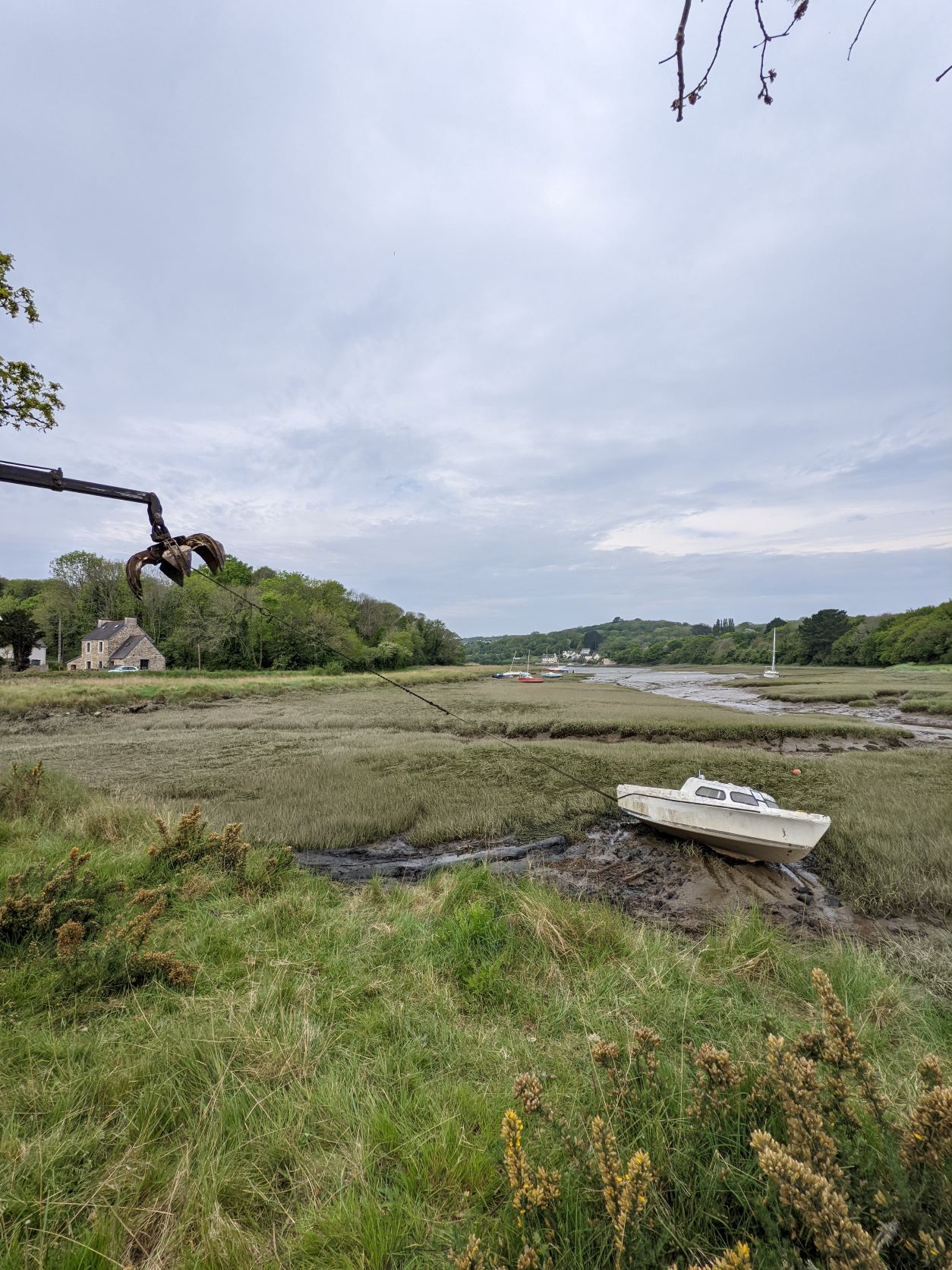 Retrait de 13 épaves de bateaux de plaisance en rade de Brest - Site ...